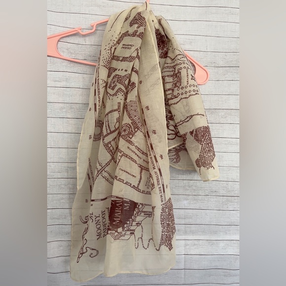 Hot Topic | Accessories | Harry Potter Marauders Map Scarf | Poshmark